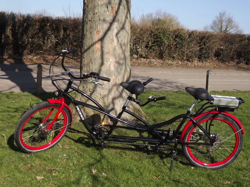 Twice the fun on electric tandem tours! - Cotswold Electric Bike Tours